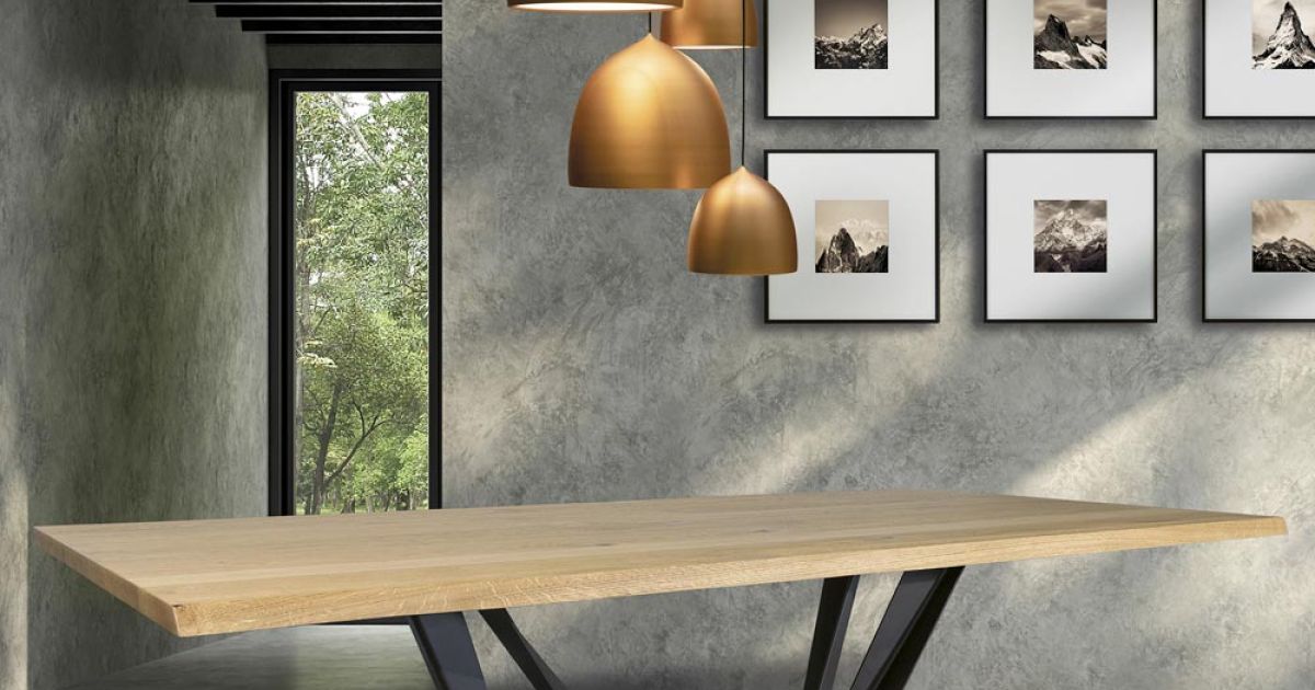 Mesa de roble con bordes inclinados y descortezados Made in Italy