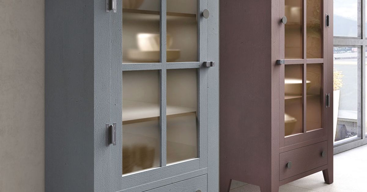 Vitrina de salón en madera de abeto Made in Italy